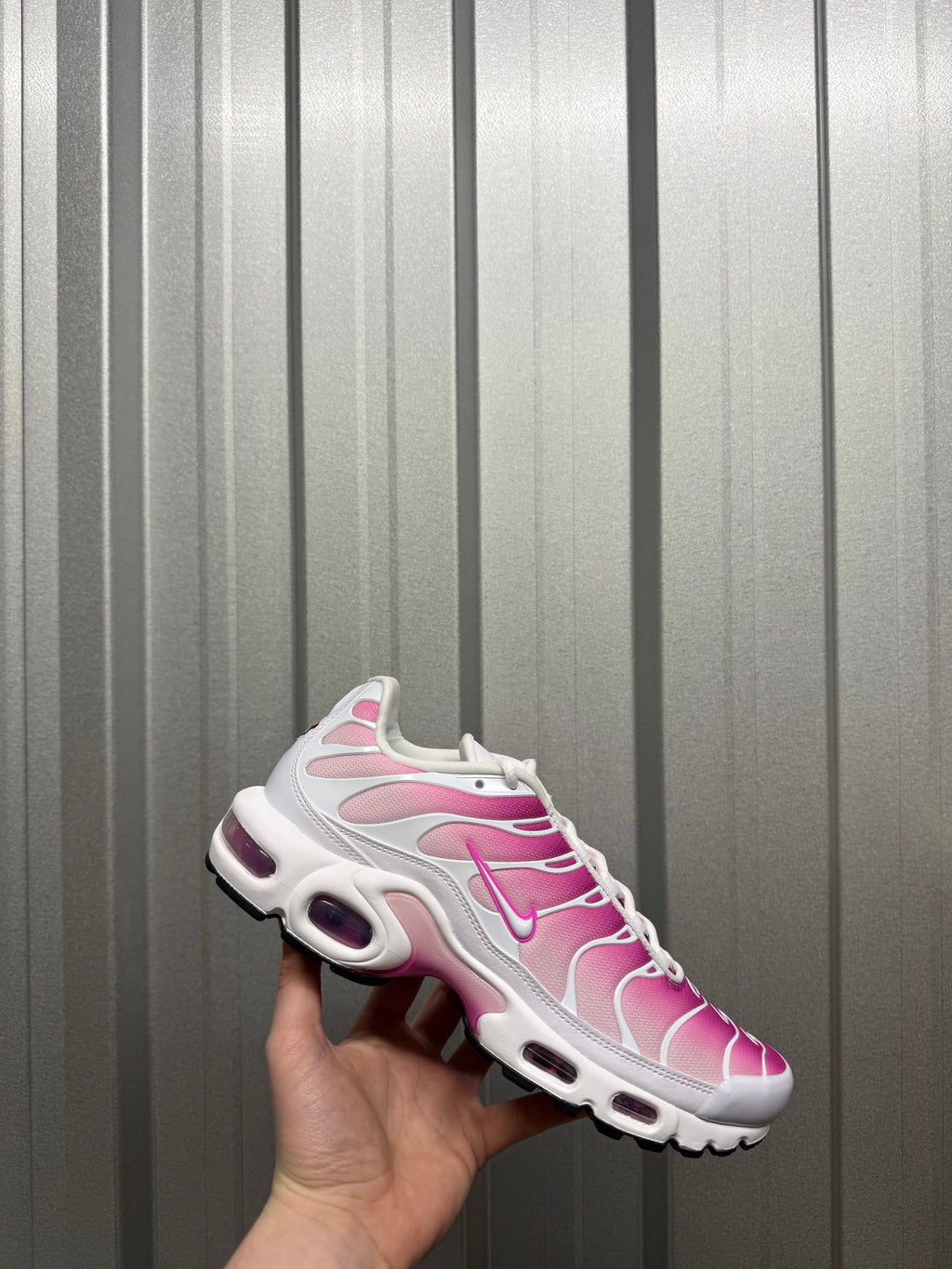 Nike TN White, Pink Fade – Caught Drip'N'